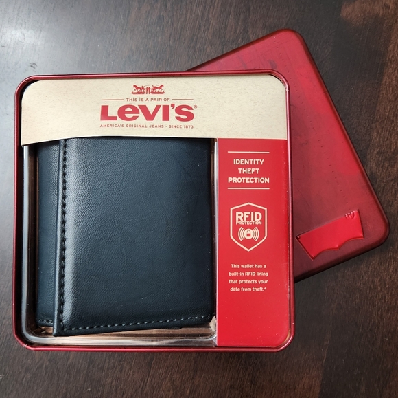 Levi's | Bags | Nwt Levis Rfid Wallet | Poshmark